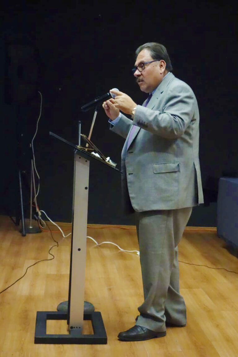 Fotografías del debate ¿Regresa William Branham? | Énfasis en la Verdad